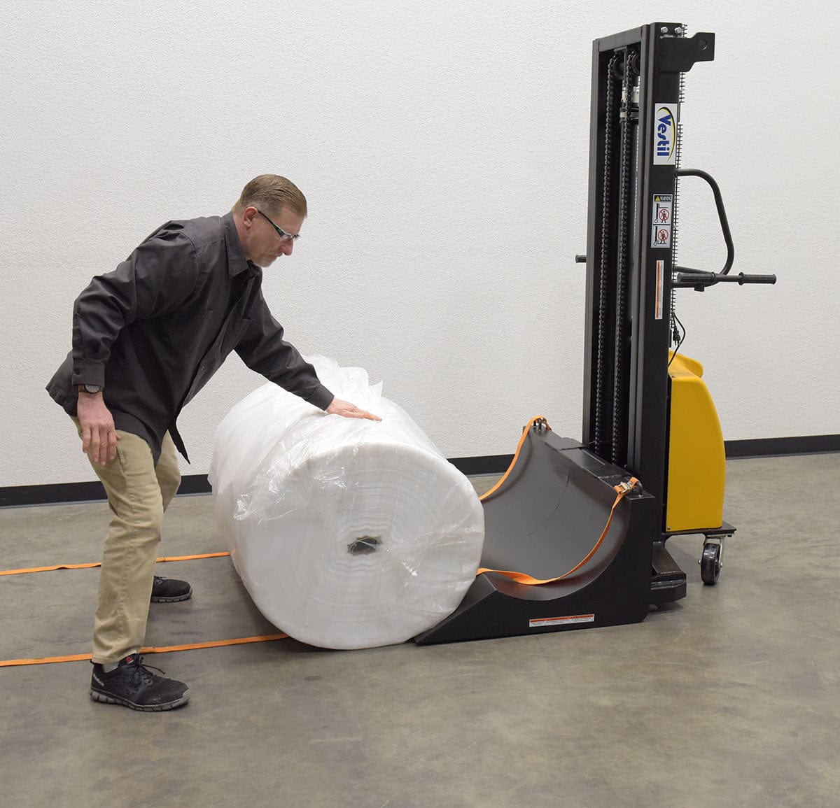 Vestil Steel 12 Volt DC Roll Lifter Transporter 15-3/4 In. Roll Diamet ...